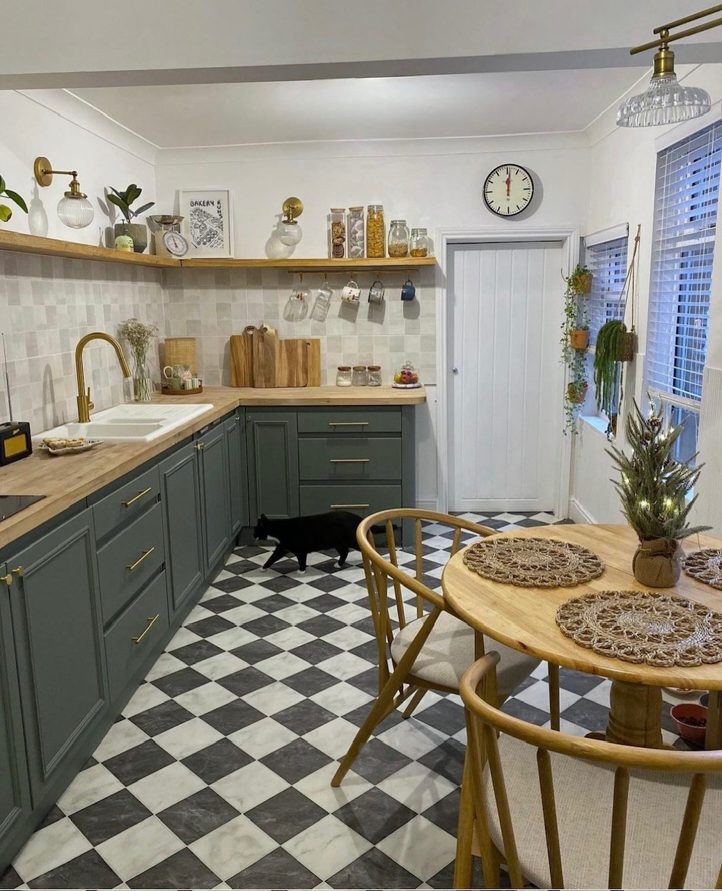 Florence Tile Vinyl by Remland | From £8.95 / sq. metre