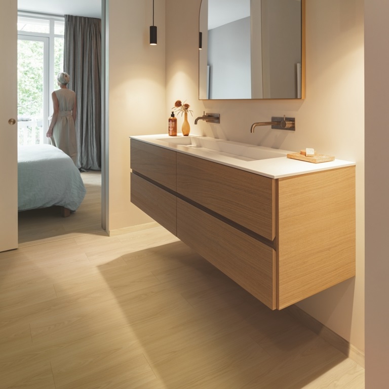 Classic Hydro Laminate by Quick-step | SPECIAL OFFER