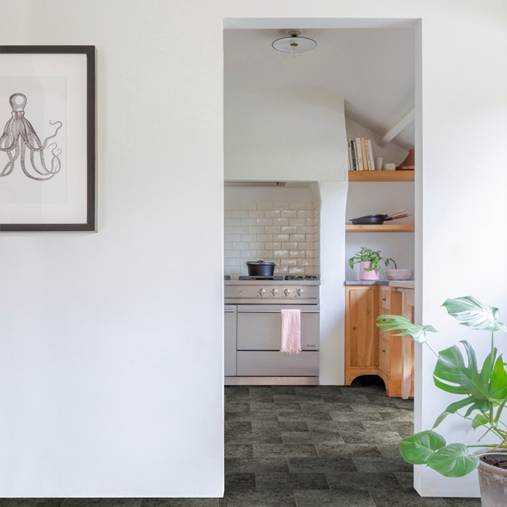 Leoline Riviera Obelisk Vinyl | SPECIAL OFFER