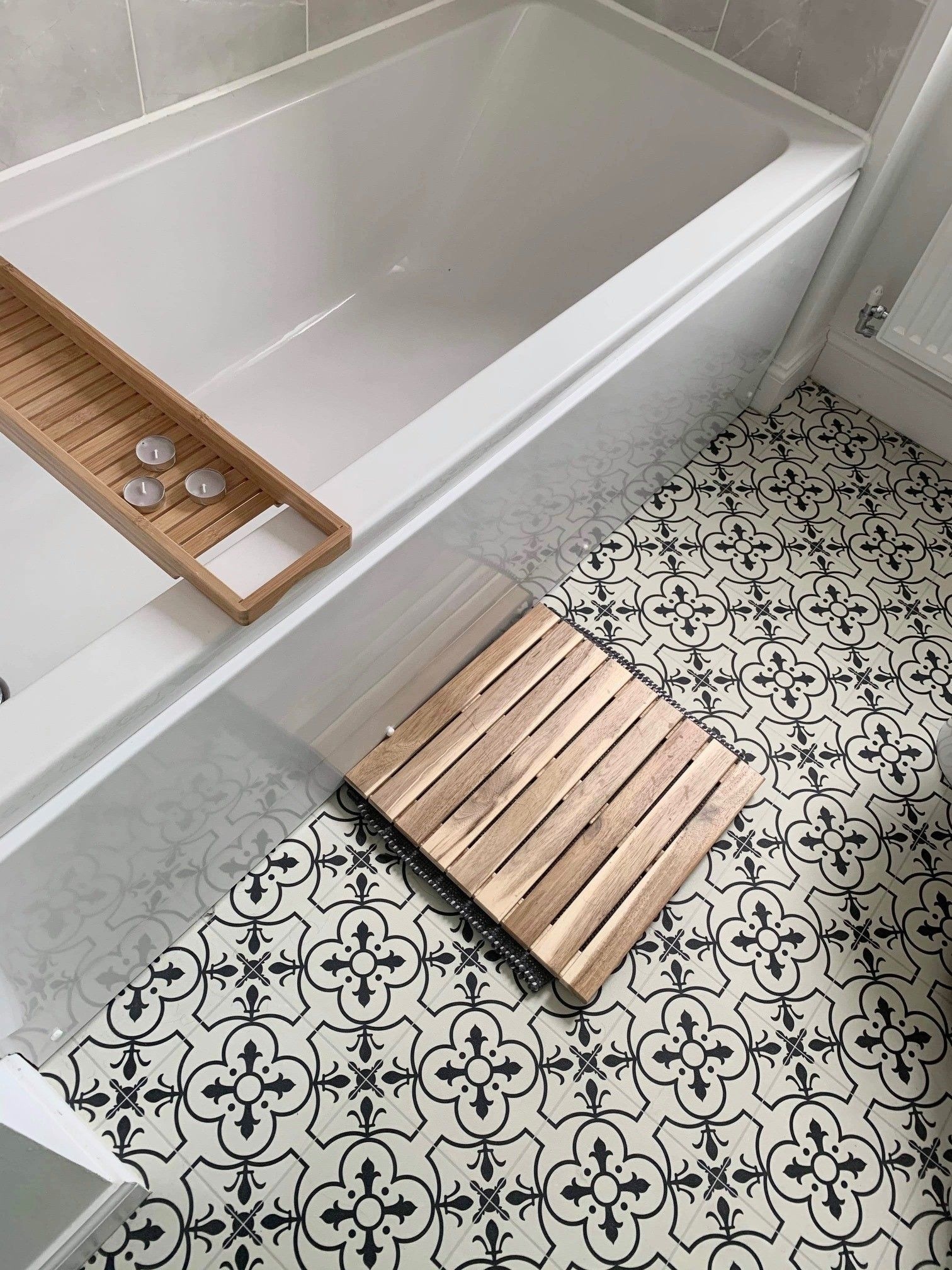 Grande Victorian Tile Vinyl by Remland | From £8.95 / sq. metre