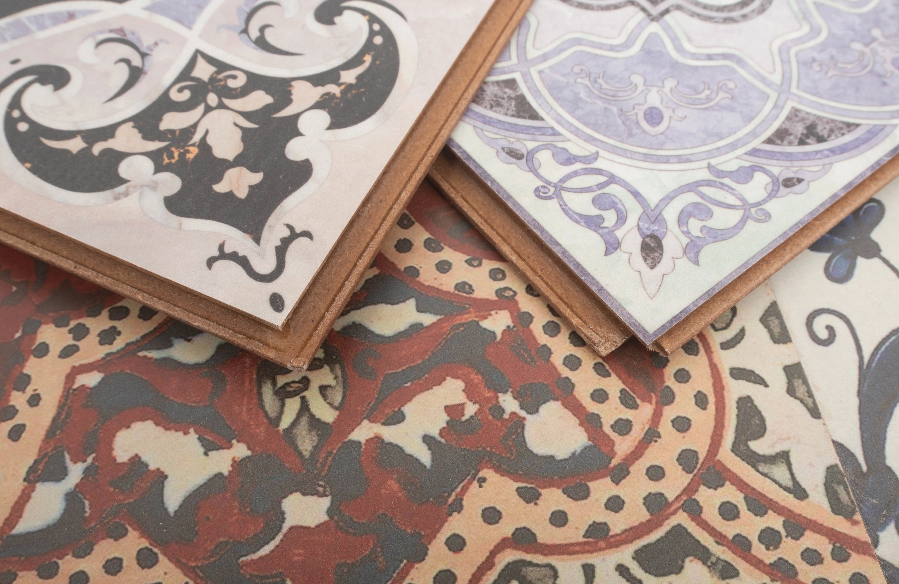 Luxury Victorian Tile 8mm Laminate by Remland | From £55.49 per pack