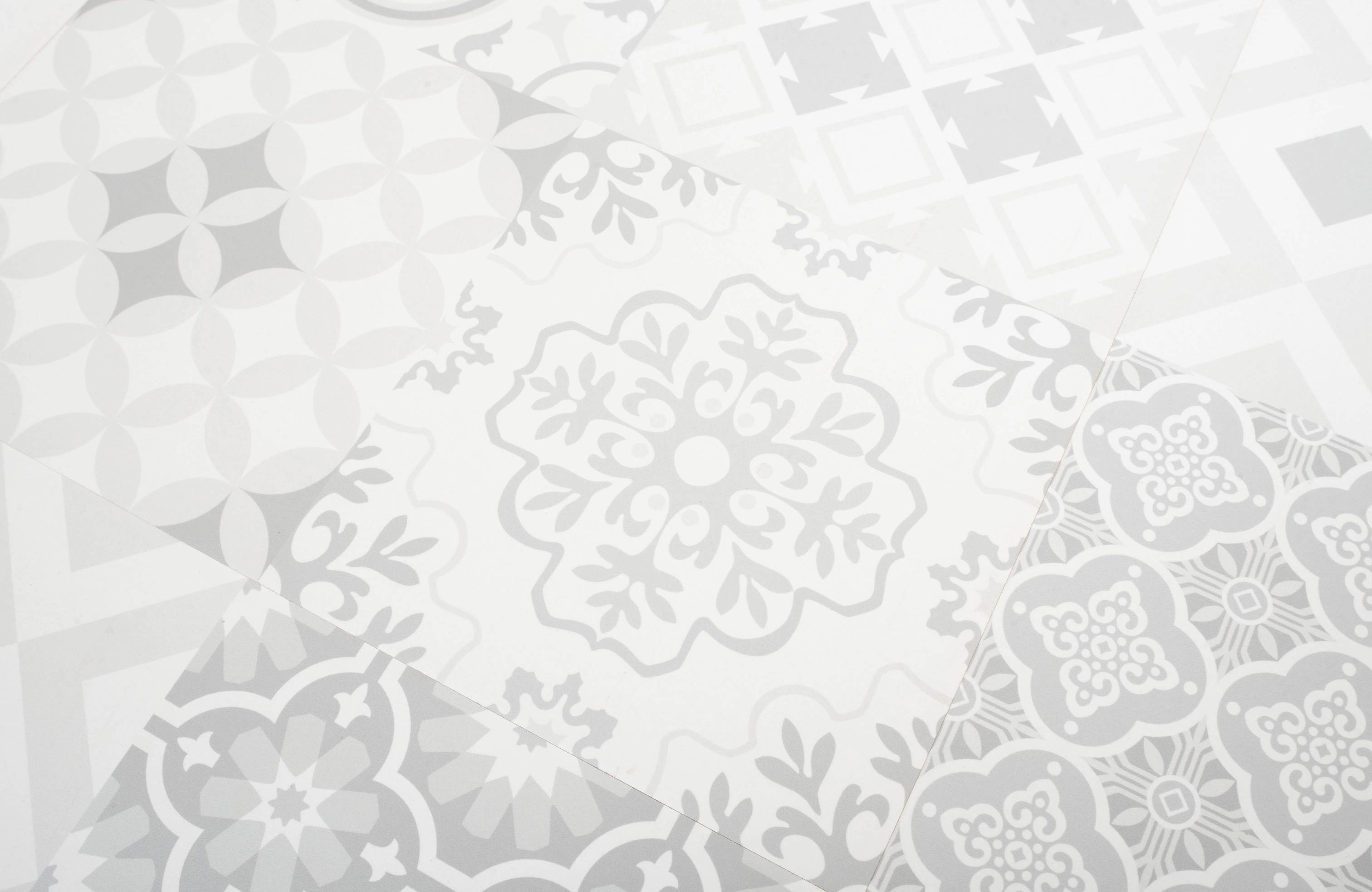 Luxury Victorian Tile 8mm Laminate by Remland | From £55.49 per pack